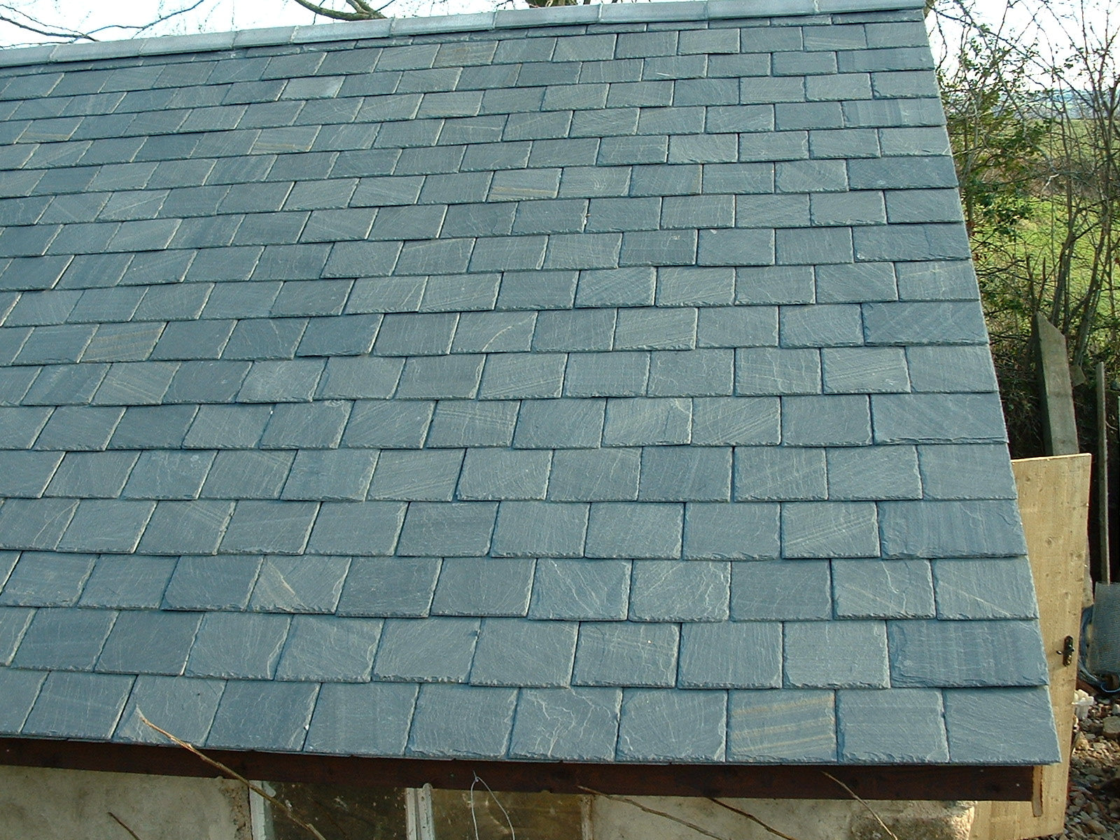 WEATHERING CHINESE GREY SLATE & HALF | Henshaws Roofing & Building